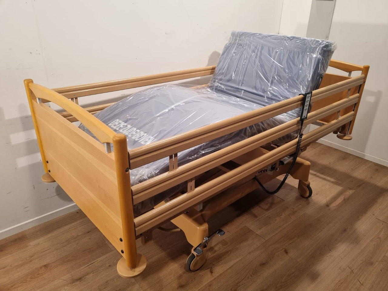 Stiegelmeyer Classiko Lang #05A Elektrisch Hoog laag Thuiszorg-bed ...